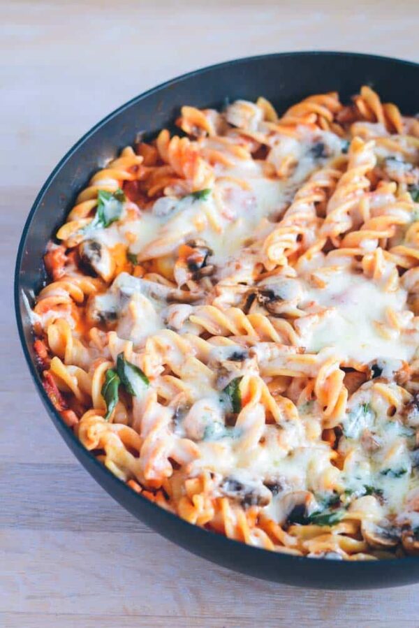 Pasta Hawaii - pasta med ananas og tomatsauce