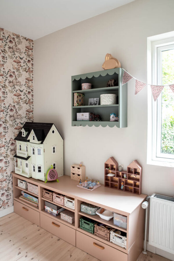 IKEA hack af reol til børneværelset